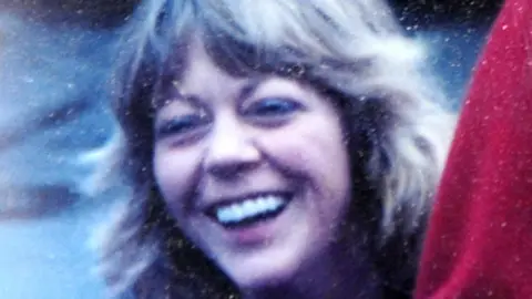 Leslie Ross, double-murder accused, dies of cancer