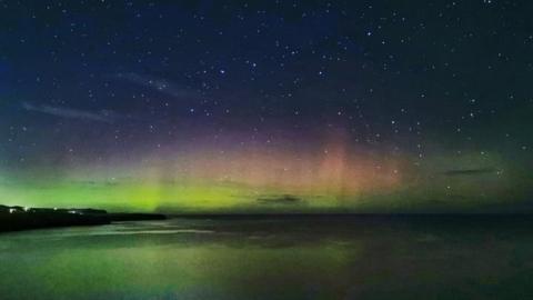 Northern Lights seen over North East England - BBC News