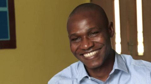 Brett Smitheram wins World Scrabble Championship - BBC News