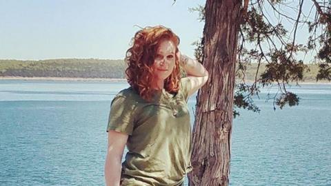 Ex-MMA fighter Katy Collins dies age 32 - BBC News