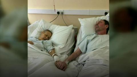 Cancer photo couple: Son tells of impact of parents' death - BBC News