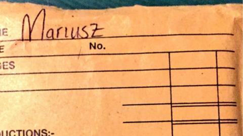 Man reunited with Christmas bonus after social media appeal - BBC News