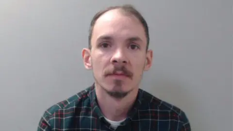 Alleged crime gang leader Ray Lee unlawfully at large