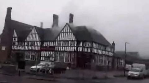 Fire breaks out at former Farcroft pub in Handsworth - BBC News
