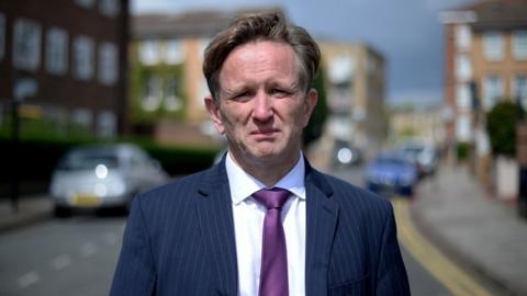A week in the life of a London murder detective - BBC News