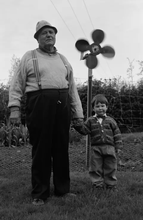 Photographs reveal quirky world of Country Folk