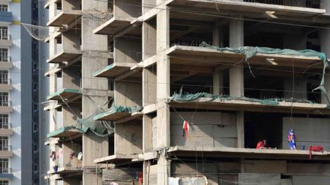 India election 2019: Is India building enough new houses? - BBC News