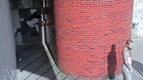 Danelo Cavalcante: Surveillance footage shows killer 'crab walk' out of ...