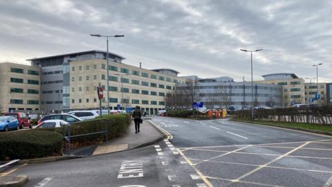 What is behind Swindon hospital's critical incident? - BBC News