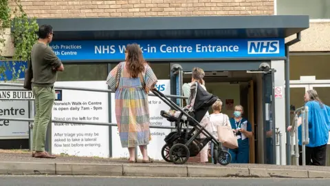 Norwich NHS walk-in centre should remain open - board
