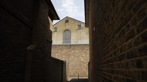 Wandsworth Prison unsafe and inhumane - watchdog report - BBC News