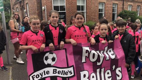 Foyle Cup: Footballers mark tournament's return with parade - BBC News