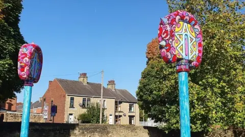 Stairfoot: Public art celebrates glass and mining heritage