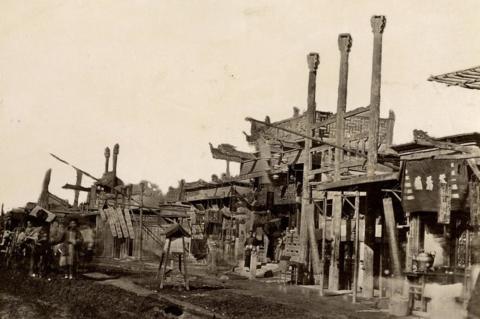 Rare early photographs of Peking - BBC News