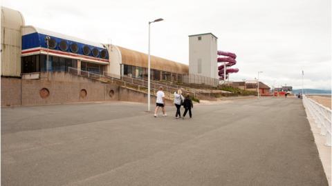 Rhyl Sun Centre: no more waves in the lagoon pool - BBC News