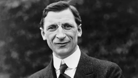 How a fruit cake helped Eamon de Valera escape Lincoln Prison