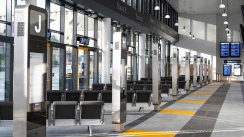 Durham bus station: Transport hub opens to public - BBC News