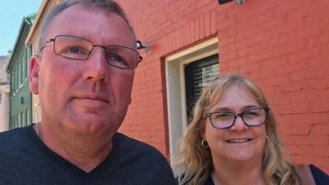 What Americans make of Trump 'go back' tweets - BBC News