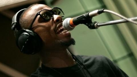 Rapper B.o.B. raising funds to check if Earth is flat - BBC News