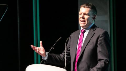 Plaid Cymru and Labour co-operation deal could end early - BBC News