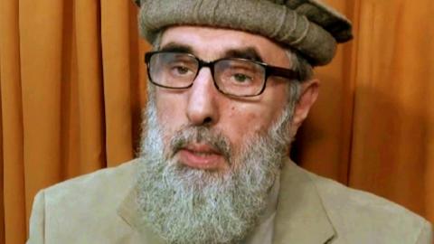 Afghan warlord Hekmatyar returns to Kabul after peace deal - BBC News