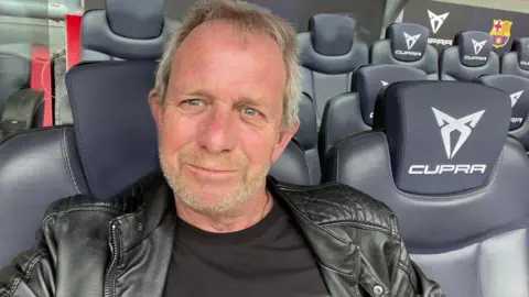 Gordon Sparks mural in Plymouth honours late BBC broadcaster