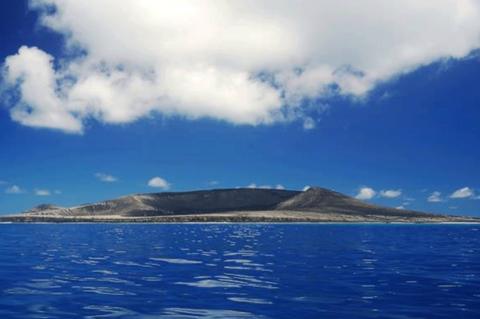 Pacific 'baby island' is natural lab to study Mars - BBC News