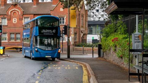 First electric double decker-buses coming to Leicester - BBC News