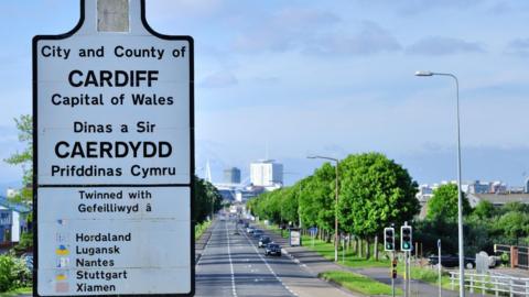 Cardiff named UK's first 'child friendly city' - BBC Newsround