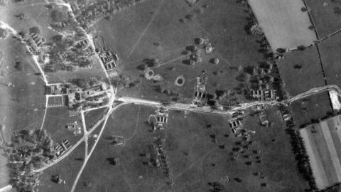 Belhus Park: Historic photos show estate's wartime role - BBC News