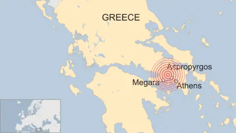 Greek earthquake: Buildings collapse as powerful tremor shakes Athens