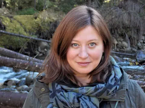 Writers join forces on Ukraine collection