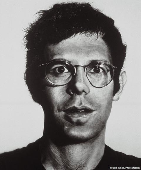 How painting 'saved' a man with paralysis - BBC News