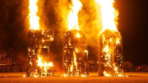 What does it take to run the Burning Man festival? - BBC News