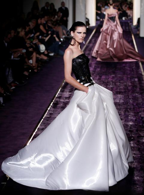 Stella Tennant: Model's life and career in pictures - BBC News