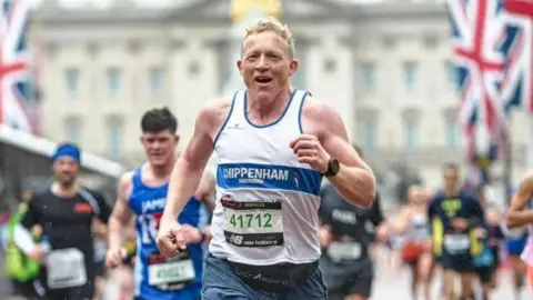 Robert Pope: Guinness-fuelled man runs width of Ireland in a day