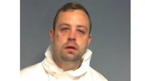 Mark Sinclair trial: Man jailed for stabbing girlfriend to death