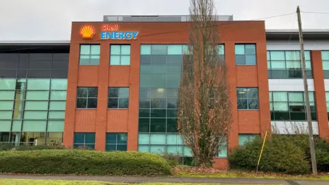 Job risk as Shell considers quitting energy market