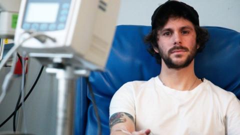 How Dynamo's Crohn's video is helping people with bowel disease - BBC News