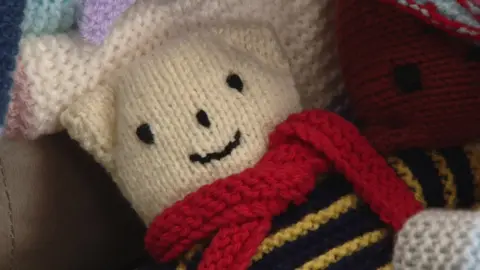 Dorset charity helps young trauma victims with knitted teddies