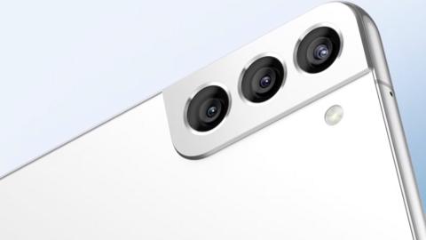 Samsung phones with parts made from fishing nets - BBC News