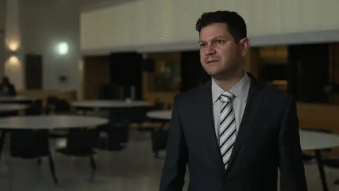 London mayor meets multi-faith leaders as hate crimes rise