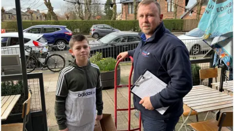 School strike: EIS announces dates for 20-day rolling strike