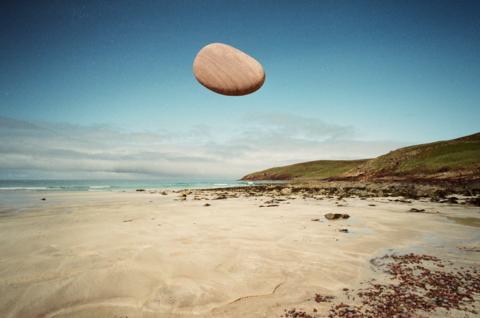How stone poses became a surreal project - BBC News
