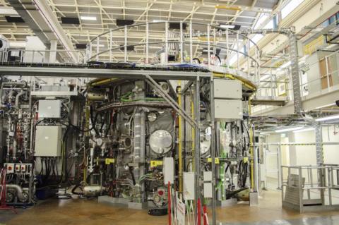 UK fusion experiment used in hunt for clean energy - BBC News