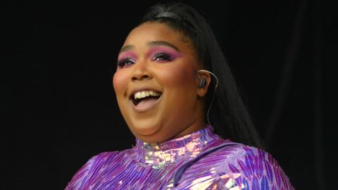 Lizzo lawsuit: Singer says dancers’ harassment claims are false - BBC News