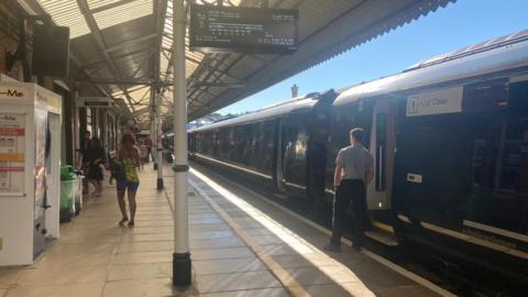 Council approves Mid Cornwall Metro scheme - BBC News