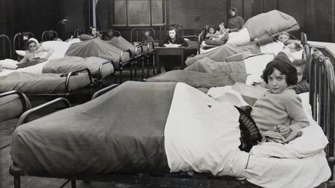 Thousands of pre-NHS healthcare photographs discovered - BBC News