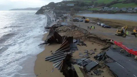 Cyclone Belal: Mauritius assesses damage after flash flooding