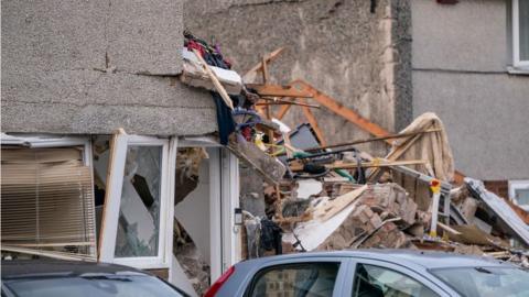 Man killed in Edinburgh gas explosion named - BBC News